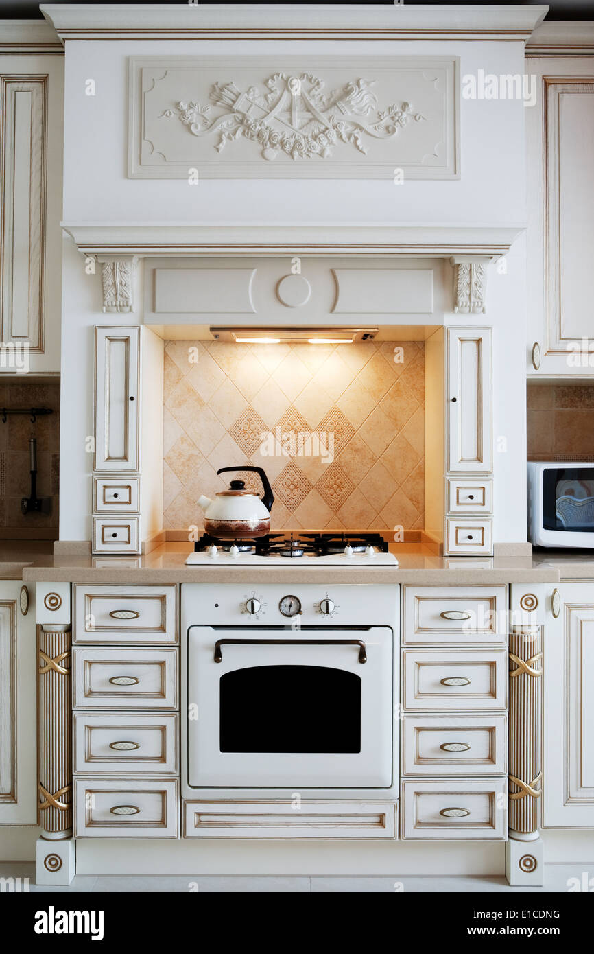 kettle and gas cooker on modern kitchen Stock Photo - Alamy