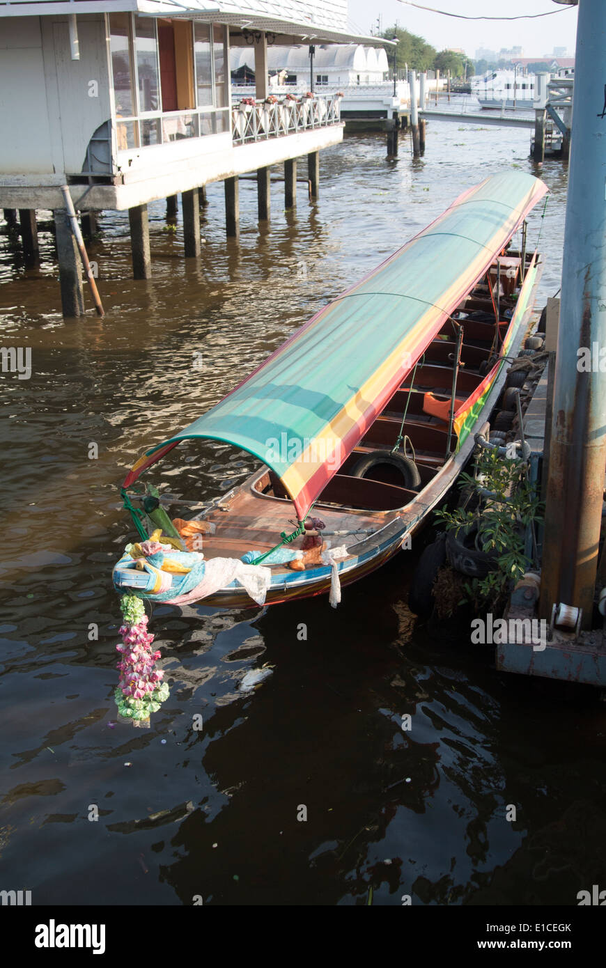 Long tail boat bangkok hi-res stock photography and images - Alamy