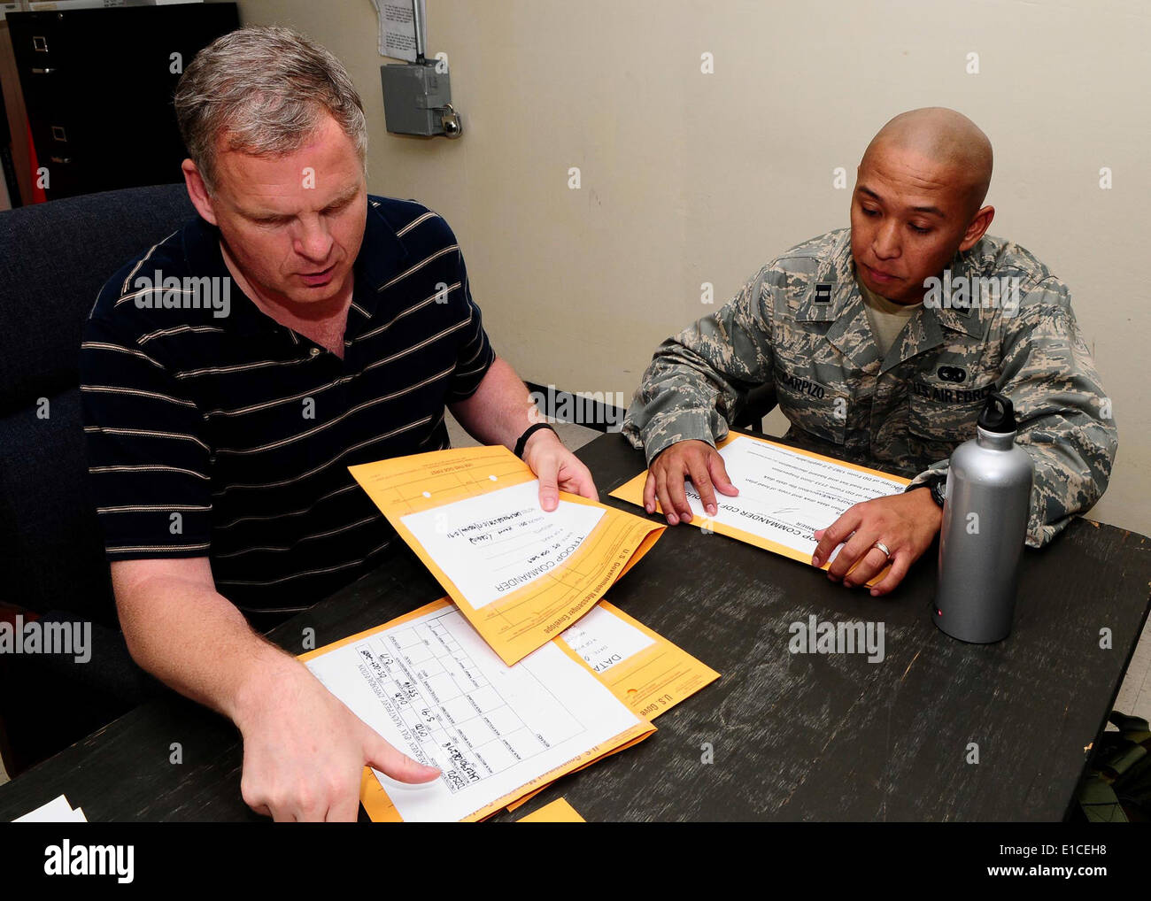 Martin Weather, a DZSP-21 Traffic Management Office manager, briefs U.S ...