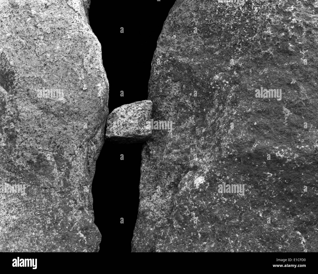 Black white large rocks hi-res stock photography and images - Alamy