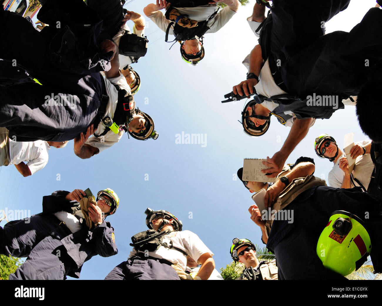 Urban search and rescue task force hi-res stock photography and images ...