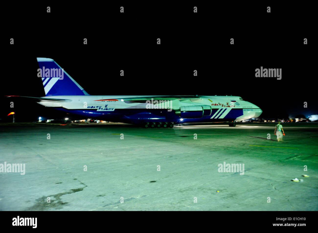 A Russian An-124 Condor delivers an FAA Mobile Control Tower to at ...