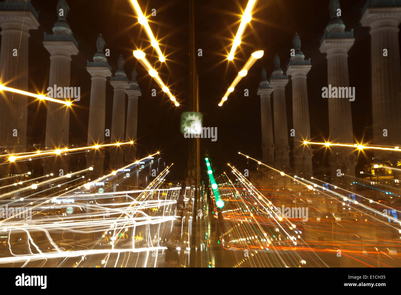 Columns of trone hi-res stock photography and images - Alamy