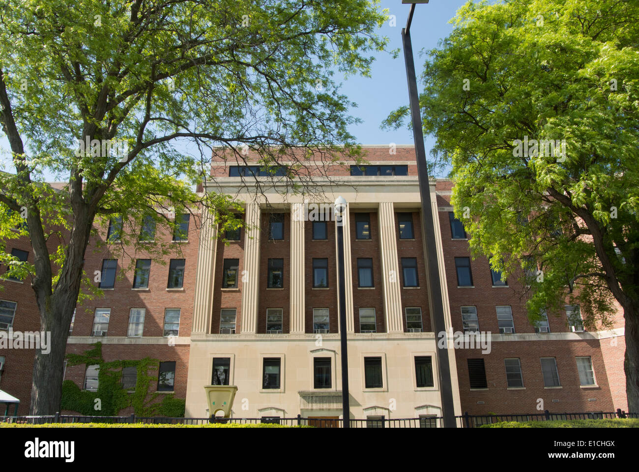 Memorial hospital hi-res stock photography and images - Alamy