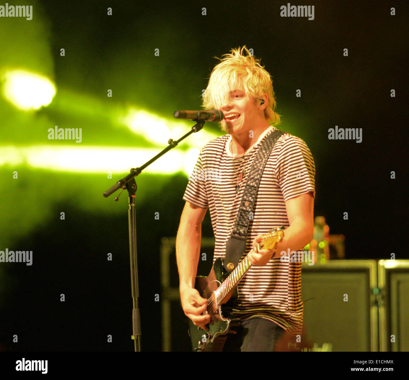 Ross Lynch Crying On Stage