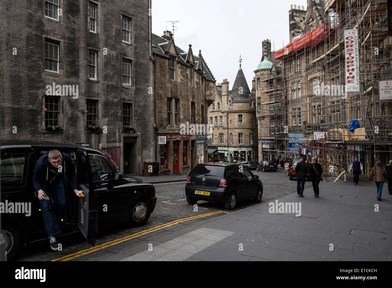 Cockburn street edinburgh hi-res stock photography and images - Alamy