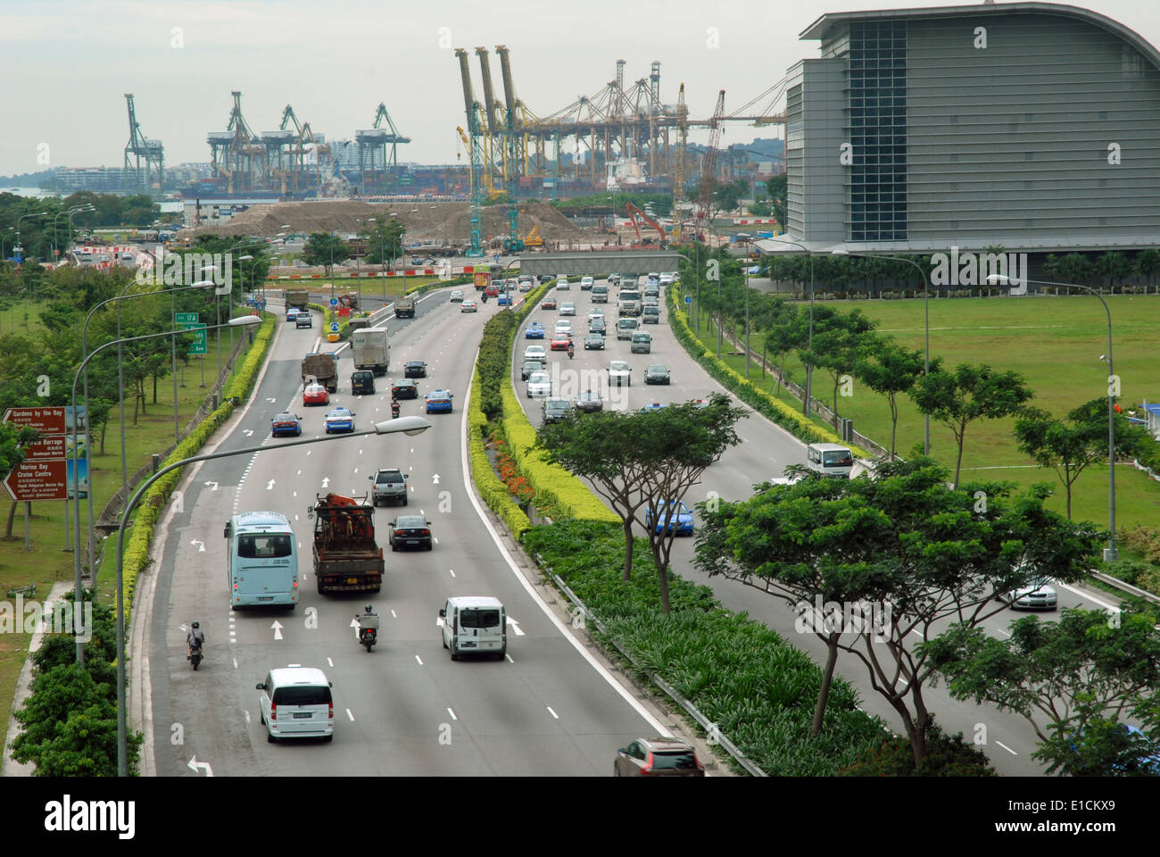 Avenue docks hi-res stock photography and images - Alamy