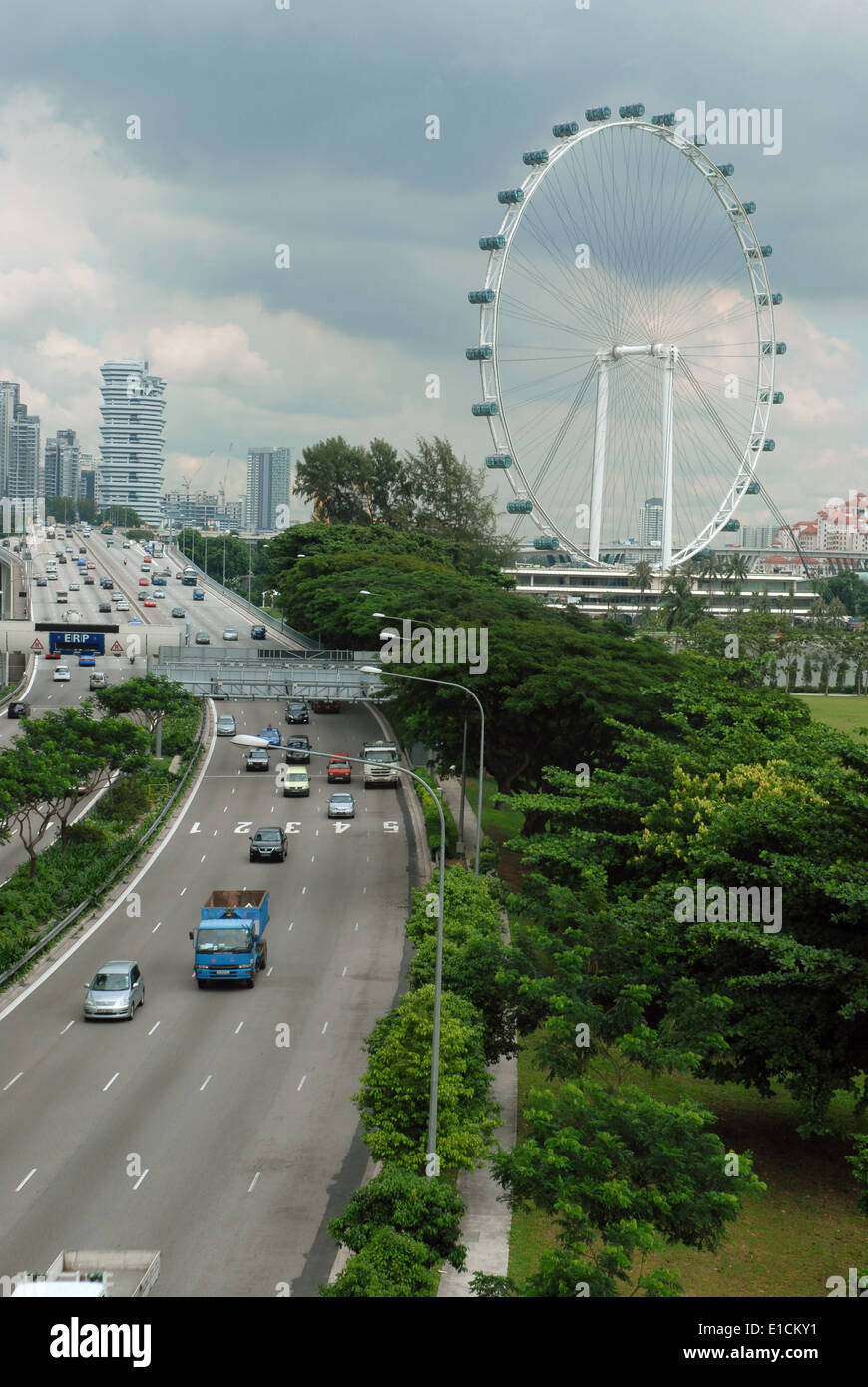 Bayfront Avenue and view of the Singapore Flyer, Singapore, South East ...