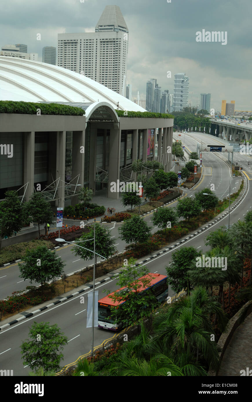 Bayfront Avenue and view of Singapore, South East Asia Stock Photo - Alamy