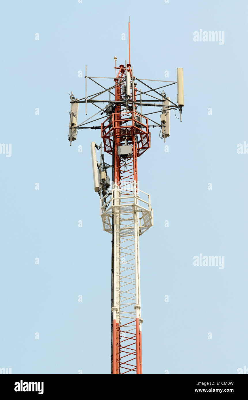 Antenna on the telecommunication tower Stock Photo - Alamy