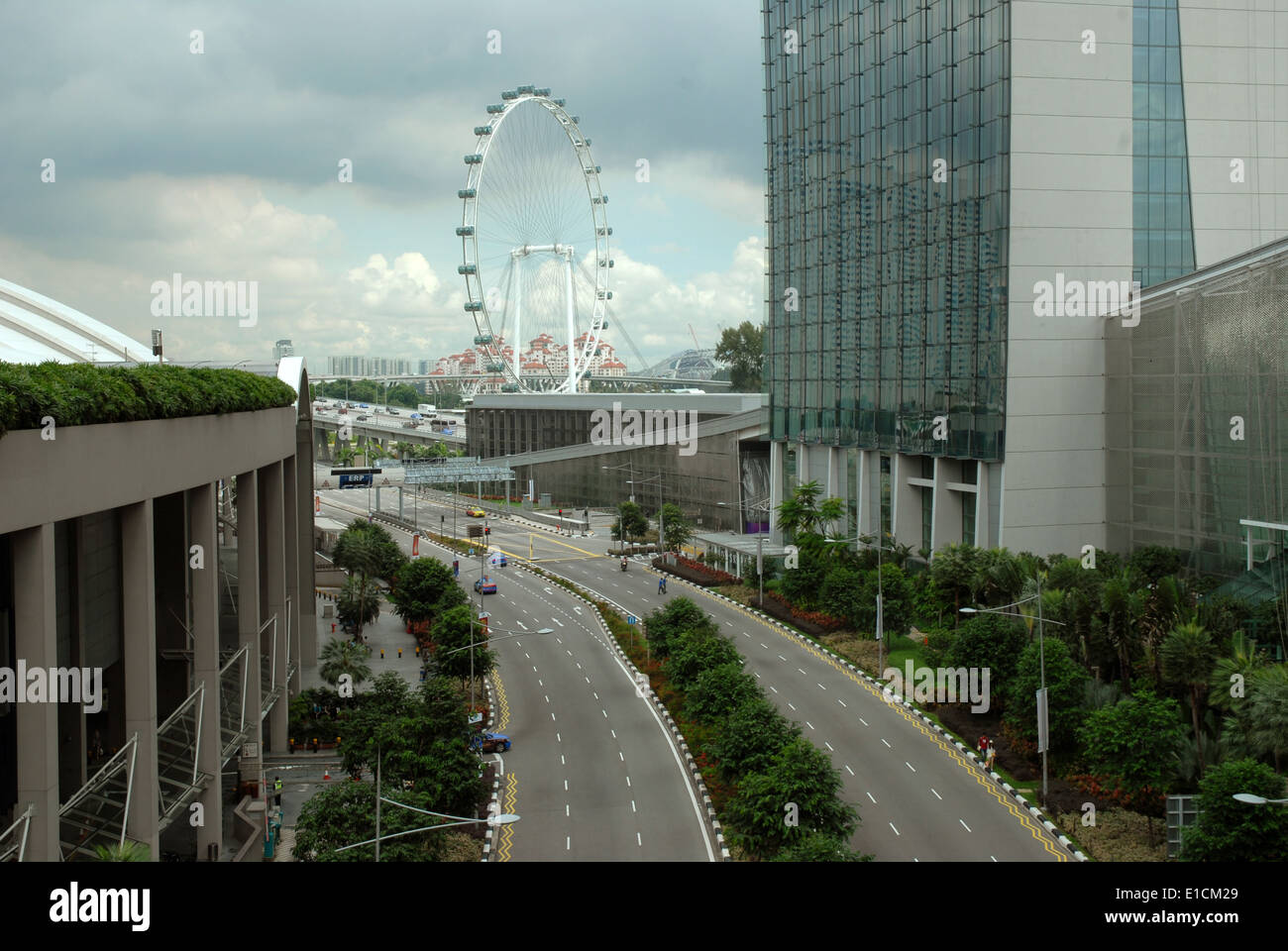 Bayfront Avenue and view of the Singapore Flyer, Singapore, South East ...