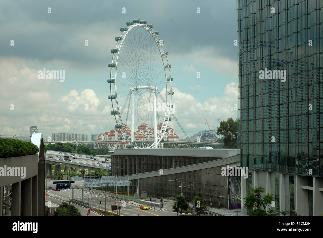 Bayfront Avenue and view of the Singapore Flyer, Singapore, South East ...
