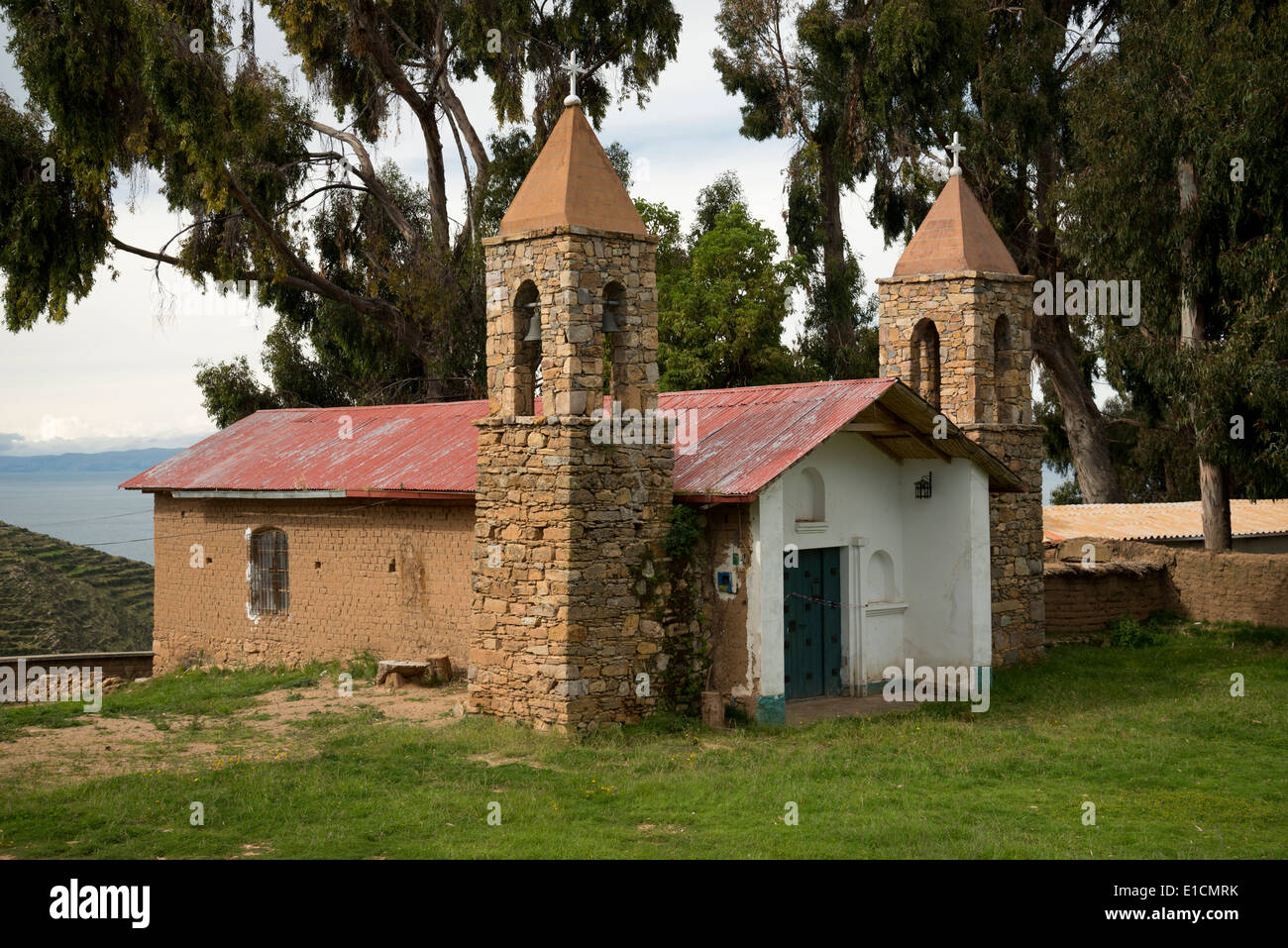 Small simple chapel hi-res stock photography and images - Alamy