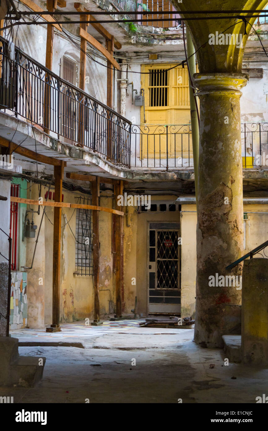 Internal courtyard of a typical Cuban house with make-shift support ...