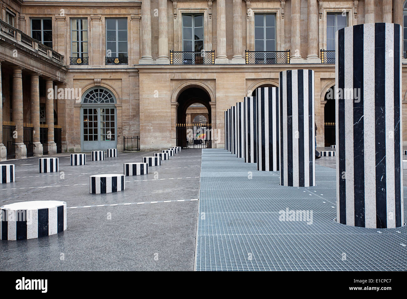 Courtyard in the Palais Royal, Paris Stock Photo - Alamy