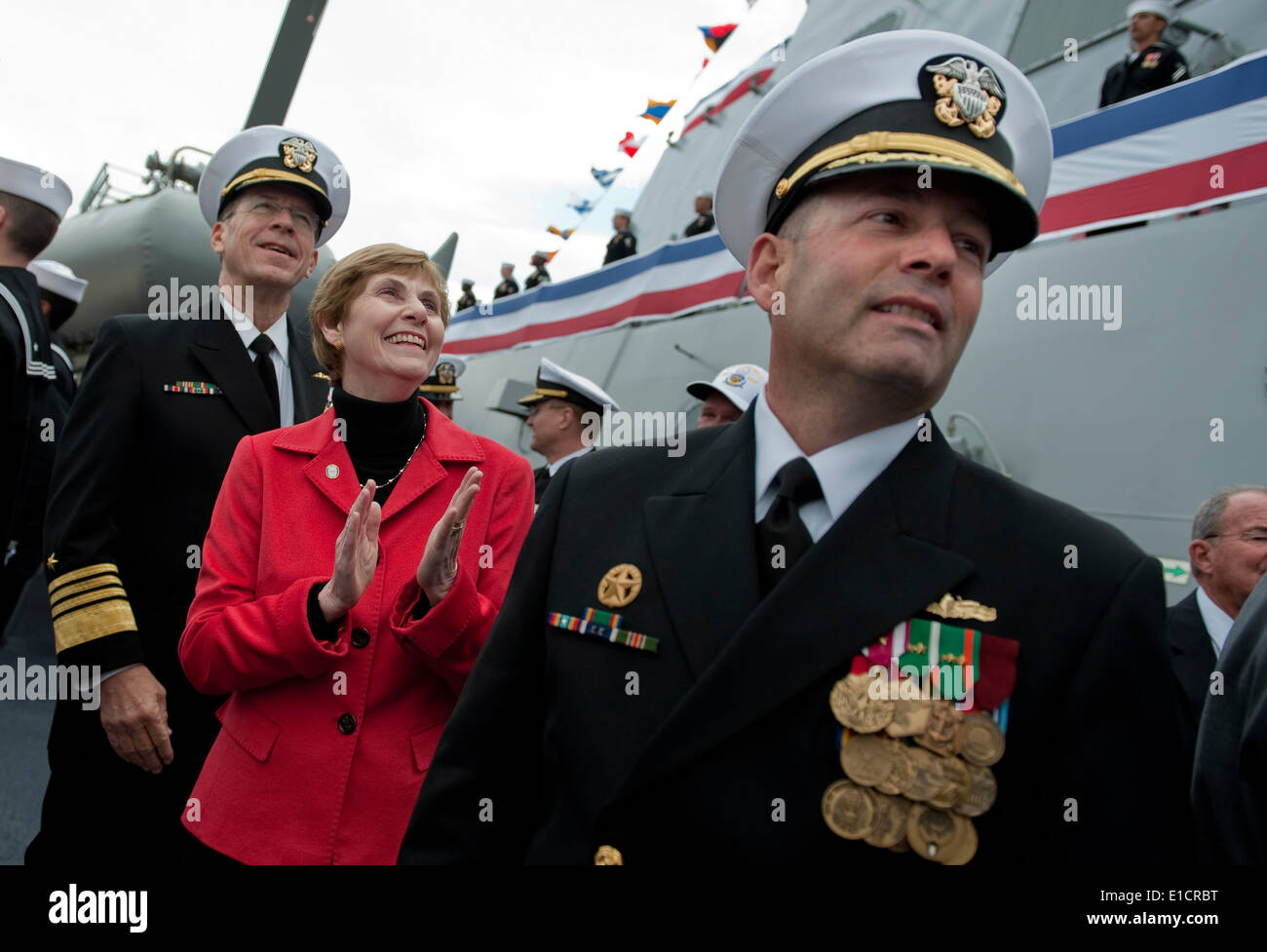 Chairman of the Joint Chiefs of Staff Navy Adm. Mike Mullen, left, his ...