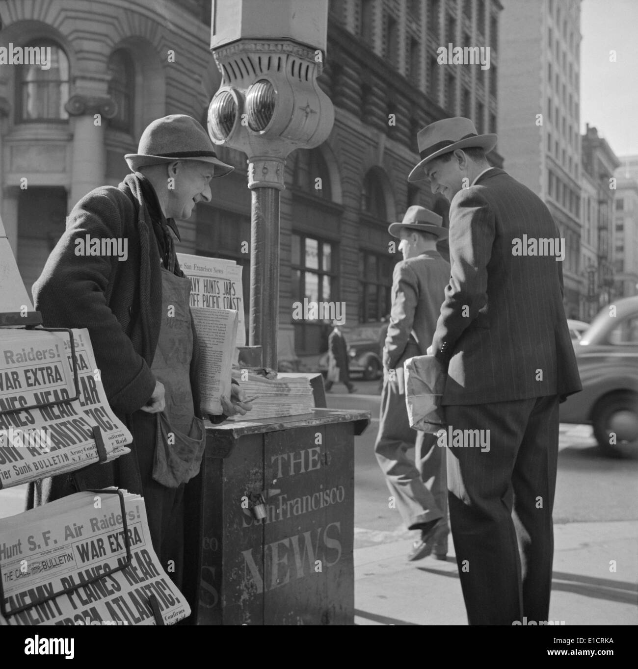 1940s newspaper stand hi-res stock photography and images - Alamy