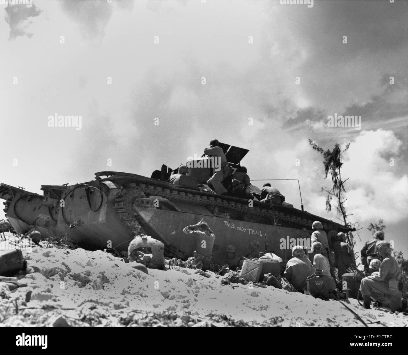 Ww2 amphibious vehicle hi-res stock photography and images - Alamy