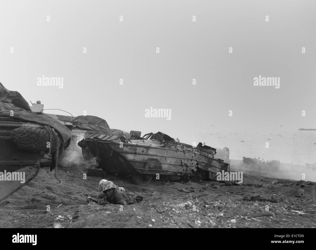 Wwii amphibious landing craft hi-res stock photography and images - Alamy