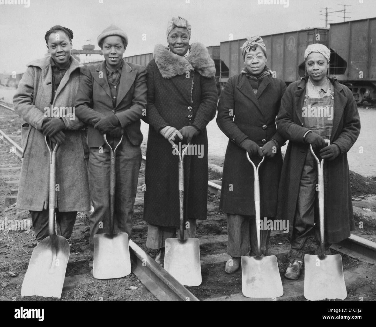 African American track women, working at the Baltimore & Ohio Railroad ...