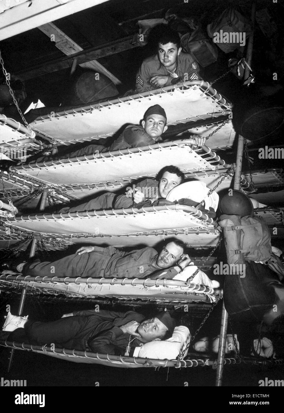 Bunks on ship hi-res stock photography and images - Alamy