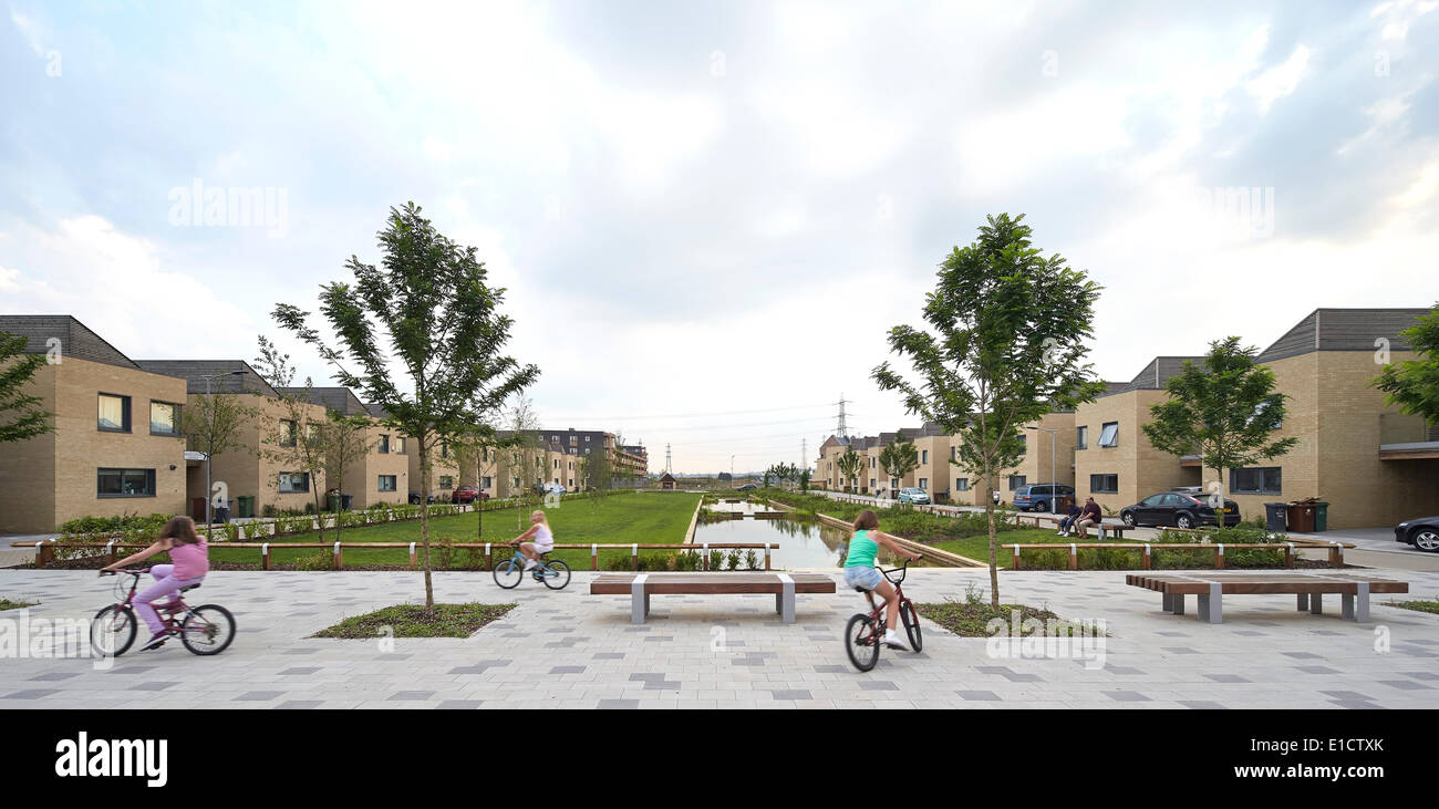 Barking riverside housing development hi-res stock photography and ...