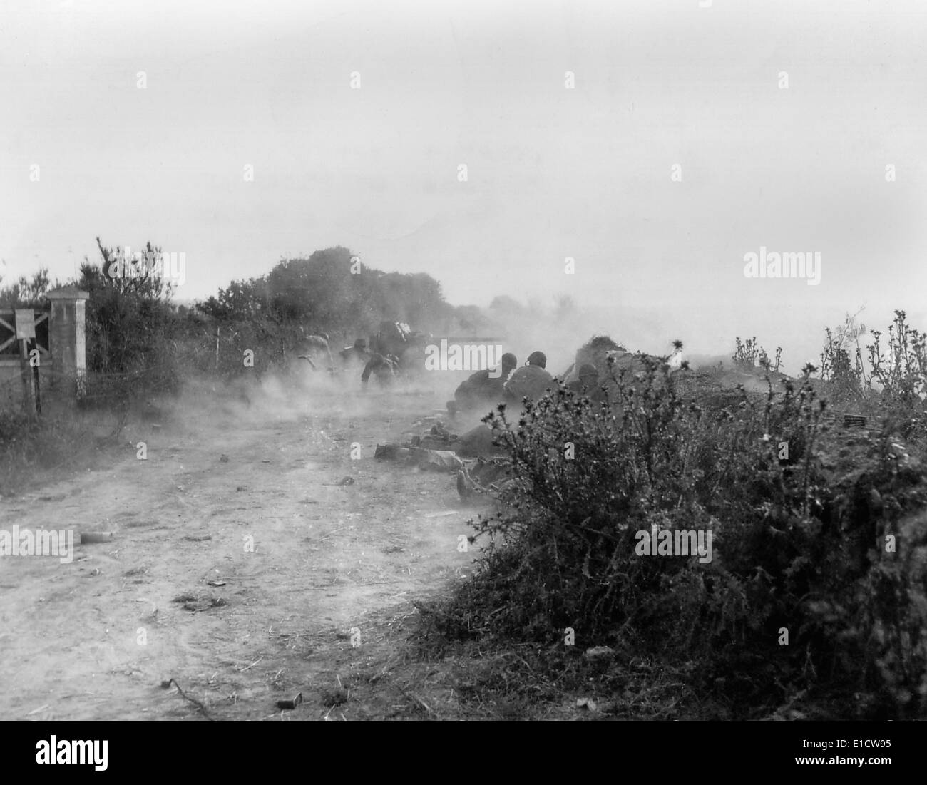 U s soldiers military vehicles Black and White Stock Photos & Images ...