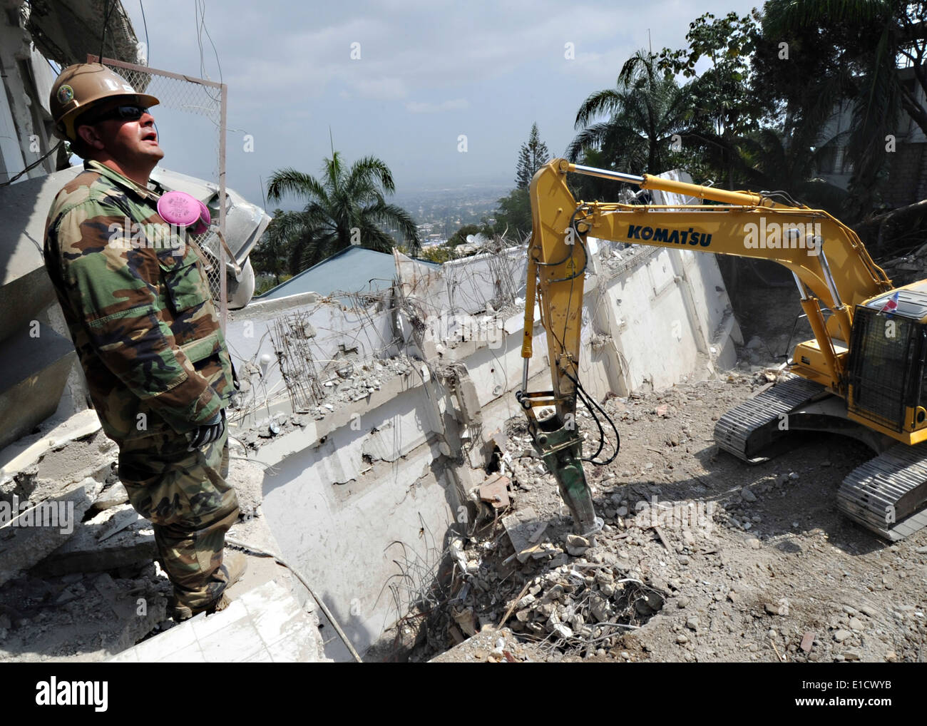 U.S. Navy Gunner's Mate 2nd Class Timothy Gandini, attached to Naval ...