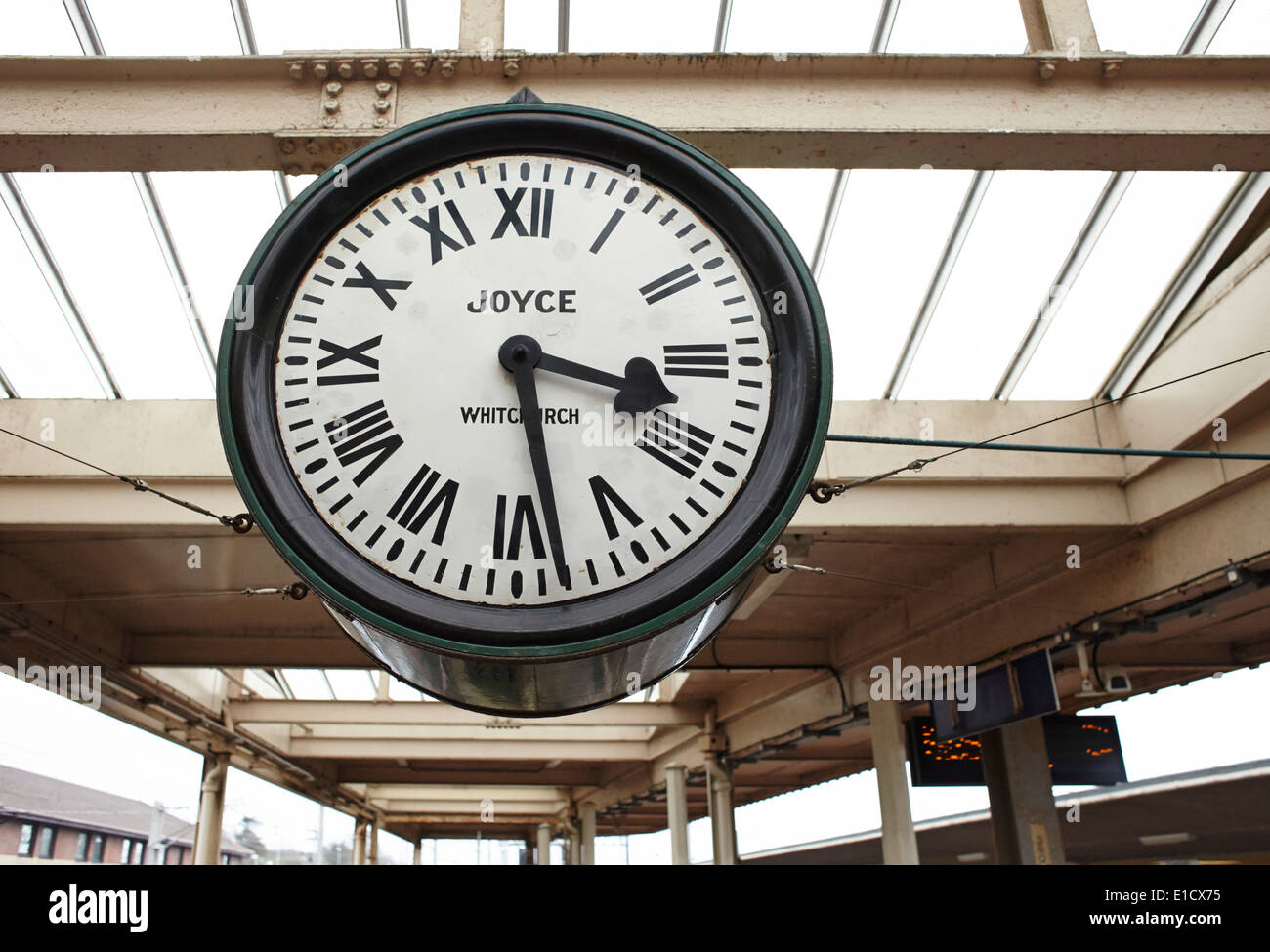 Famous clock at Carnforth Station Stock Photo - Alamy
