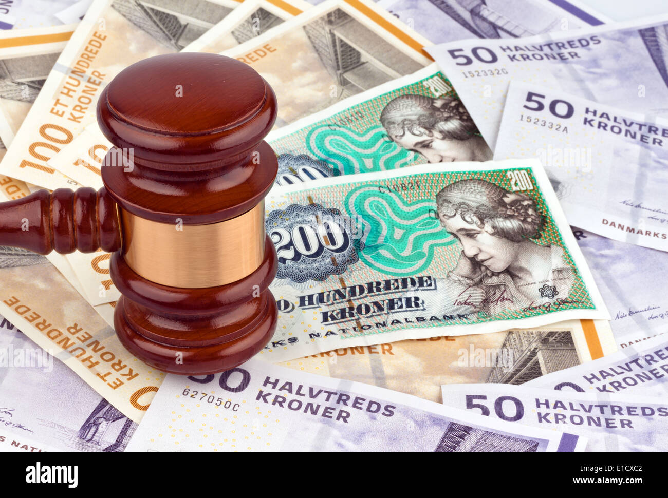 Justice hammers hi-res stock photography and images - Alamy