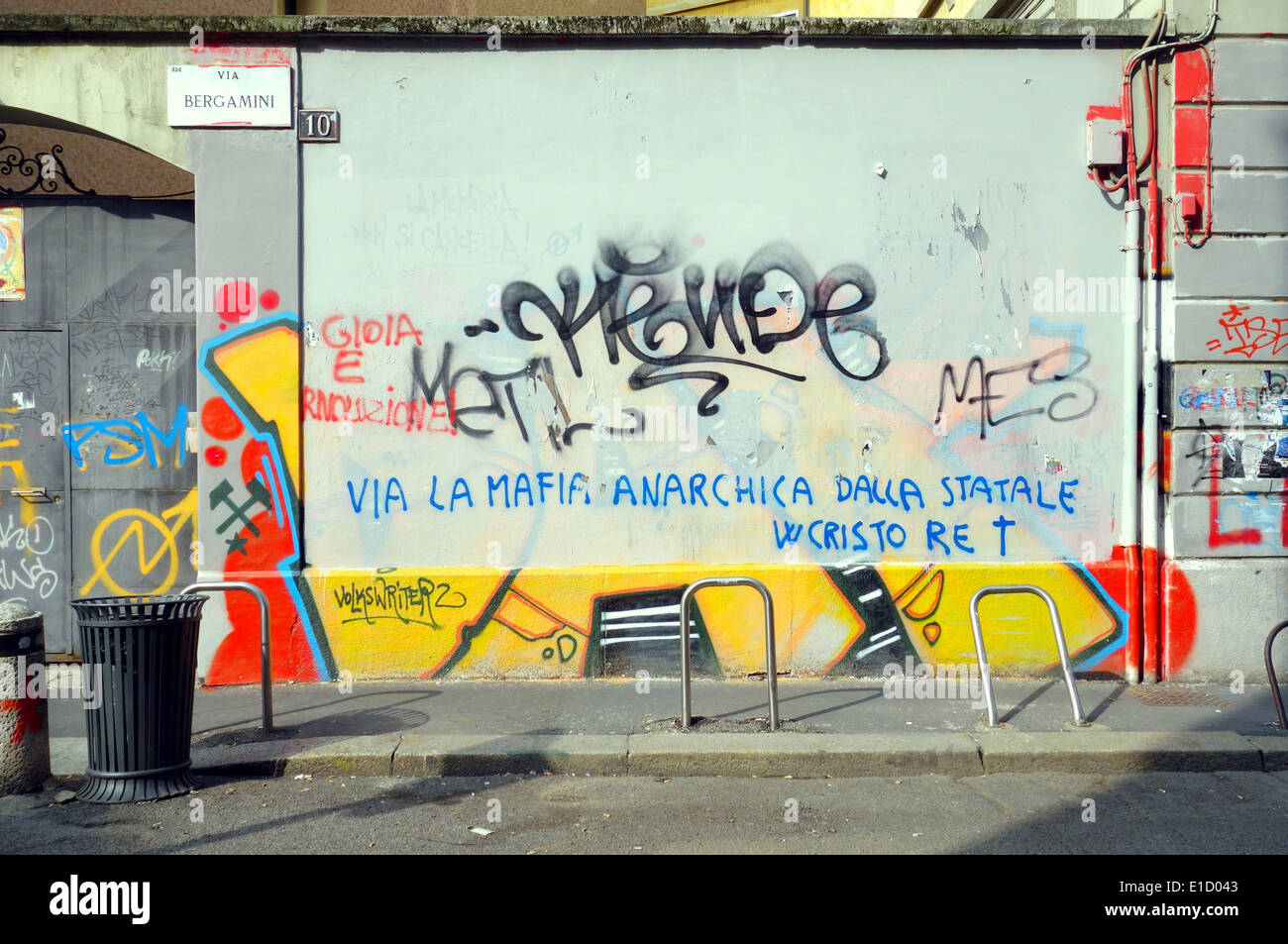 Milan street art graffiti hi-res stock photography and images - Alamy