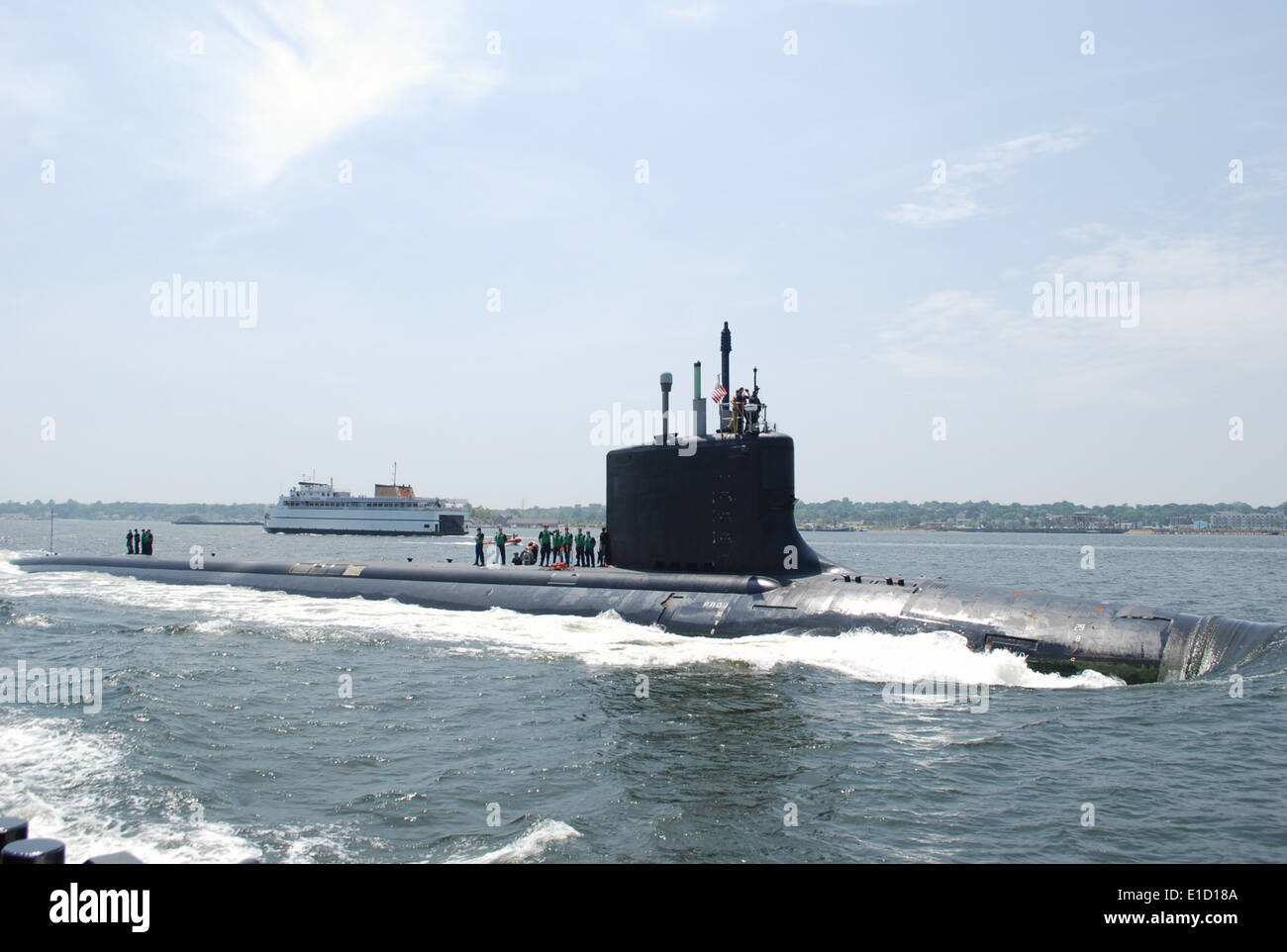 The Virginia-class attack submarine USS New Mexico (SSN 779) transits ...