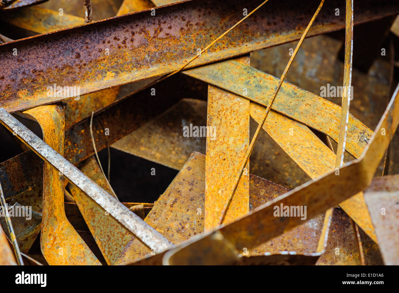 Rusty metal scrap hi-res stock photography and images - Alamy
