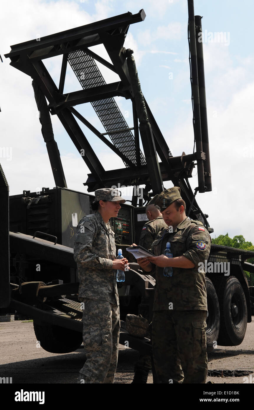 U.S. Soldier from Alpha Battery, 5th Battalion, 7th Air Defense ...