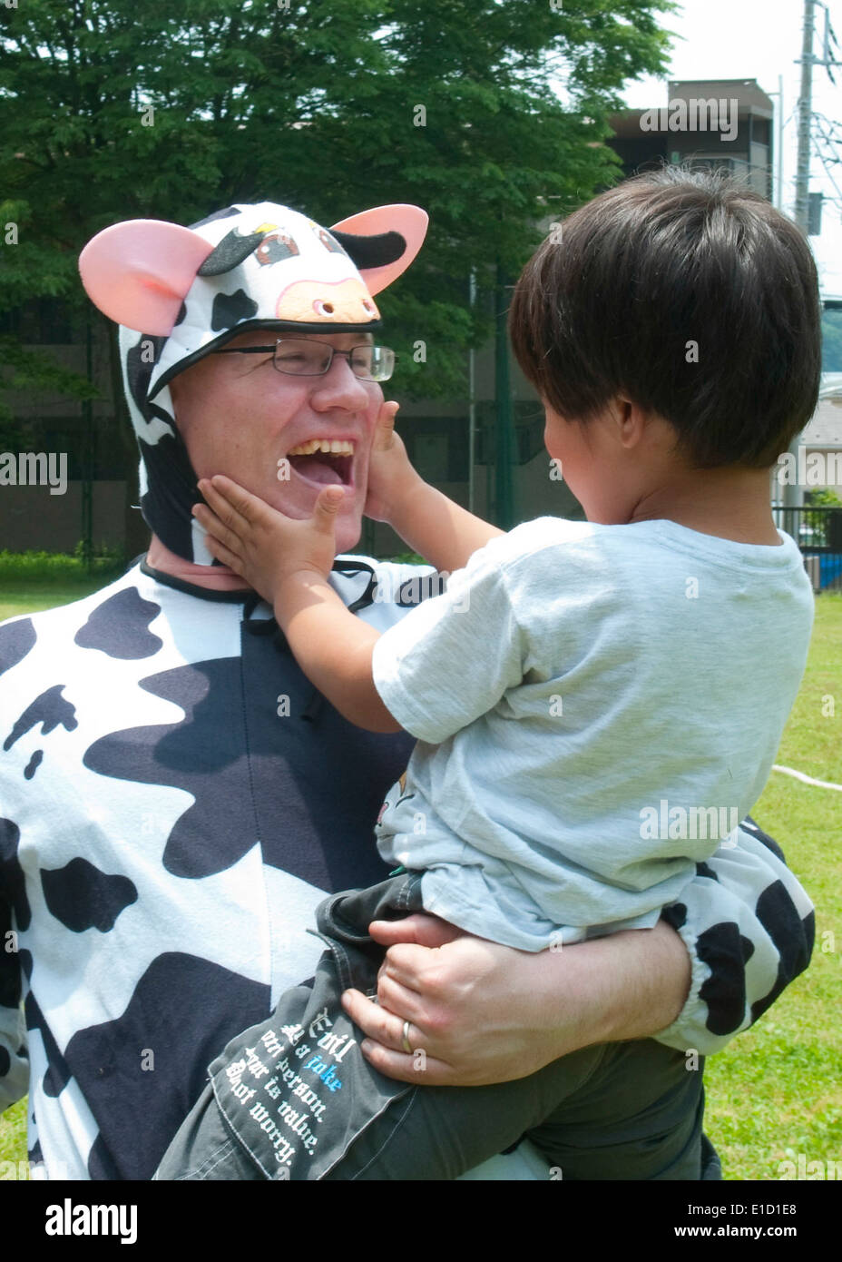 U.S. Navy Interior Communications Electrician 2nd Class Dixon Rivera ...