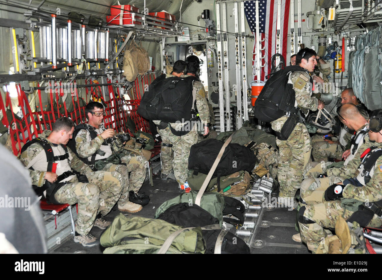 Jumpmaster hi-res stock photography and images - Alamy