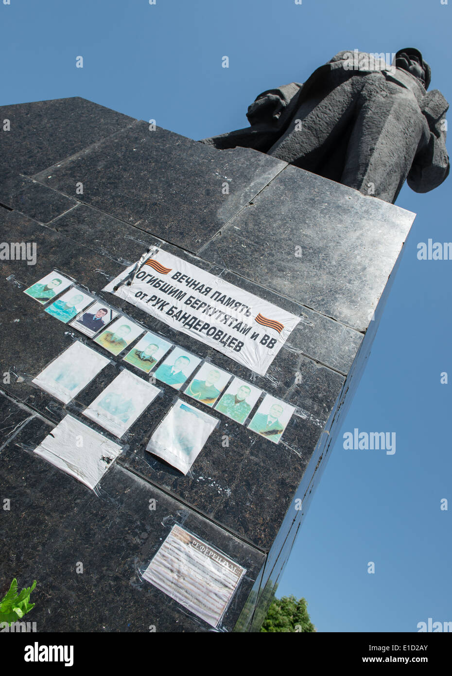 Pro-Russian supporters of unrecognized Donetsk People's Republic during ...
