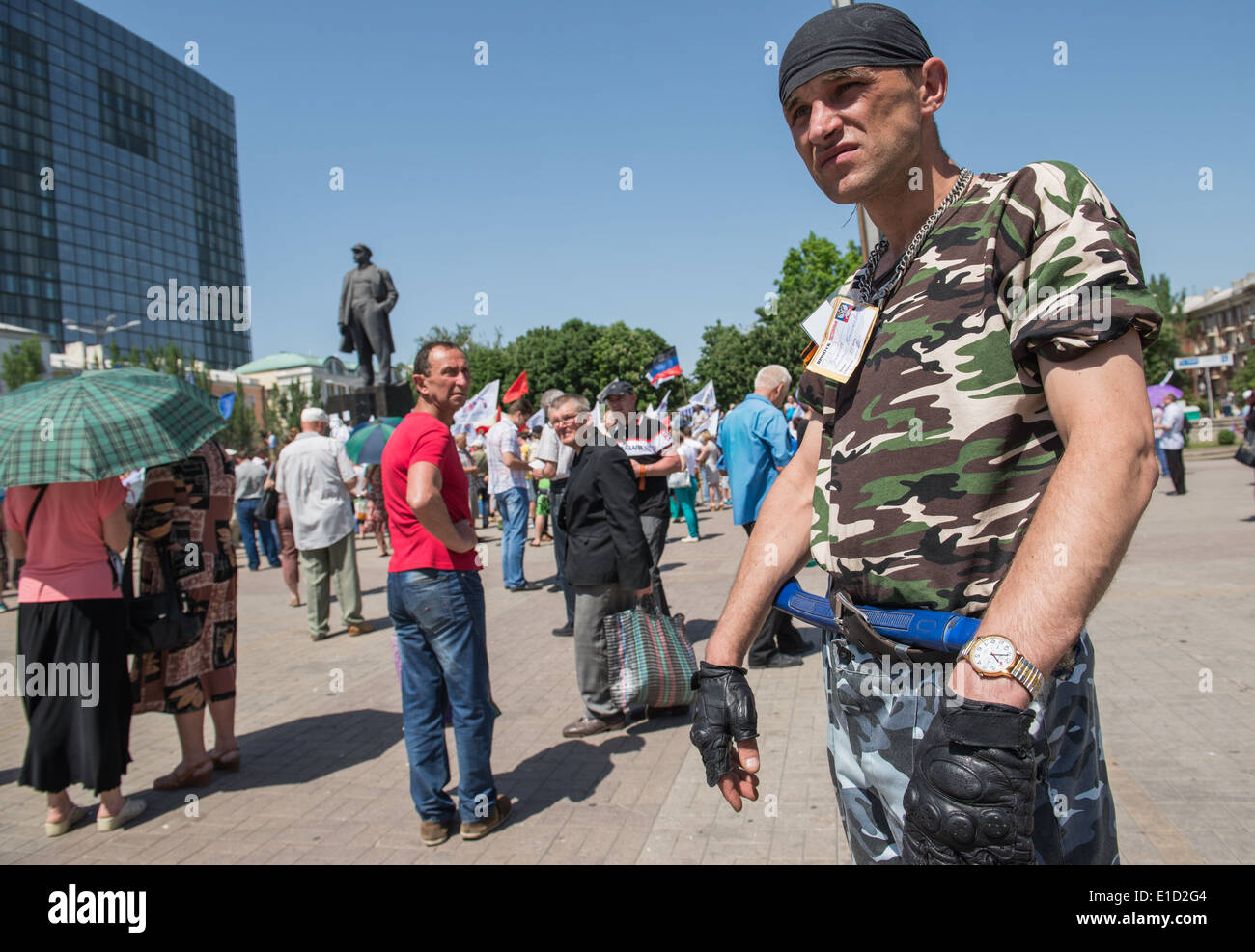 Lenin monument of donetsk hi-res stock photography and images - Alamy