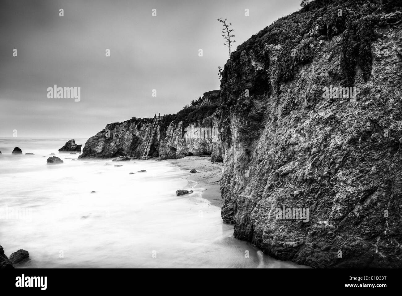 Dark cliff Black and White Stock Photos & Images - Alamy
