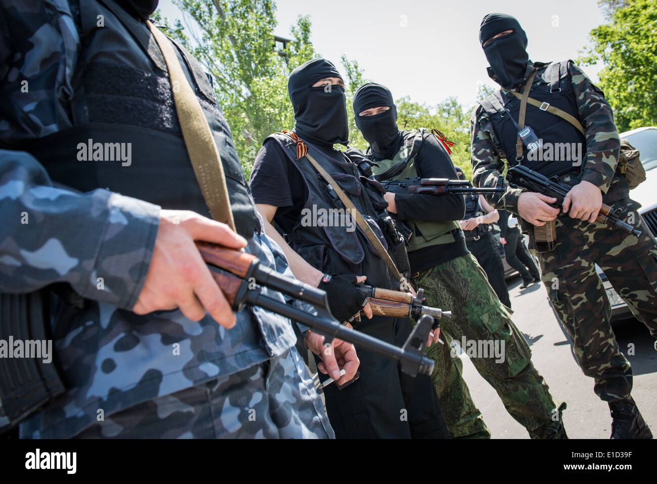 Pro-Russian militia in front of Donetsk Regional State Administration ...