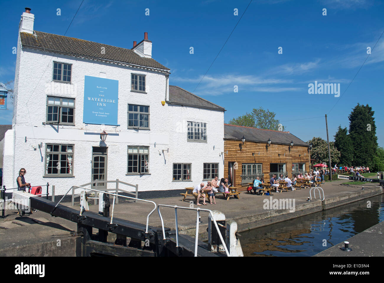 Mountsorrel canal pub england hi-res stock photography and images - Alamy