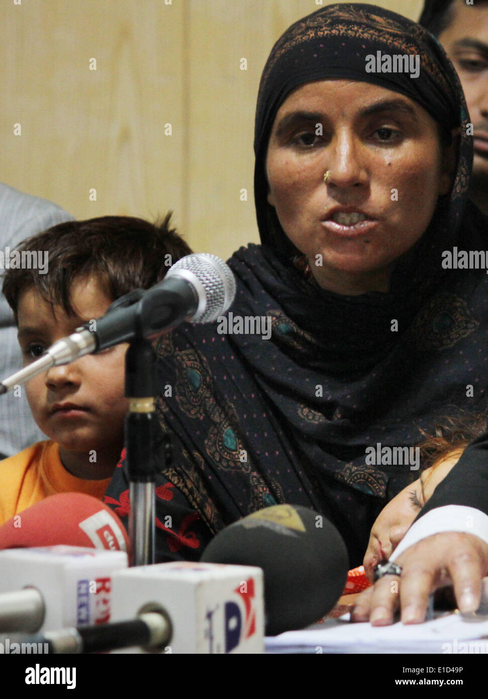 LAHORE, PAKISTAN-MAY 31,2014: Khalida Perveen elder sister of Farzana ...