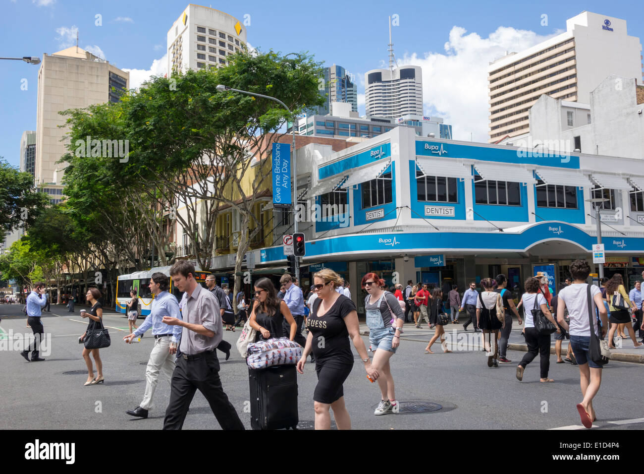 Brisbane walking hi-res stock photography and images - Alamy