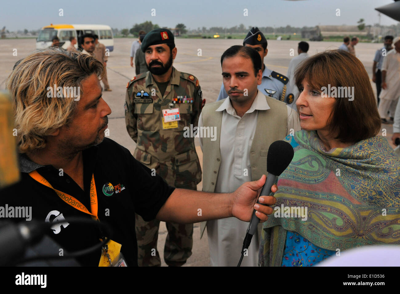 A pakistani reporter hi-res stock photography and images - Alamy
