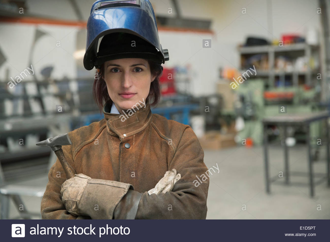 Female welder hi-res stock photography and images - Alamy