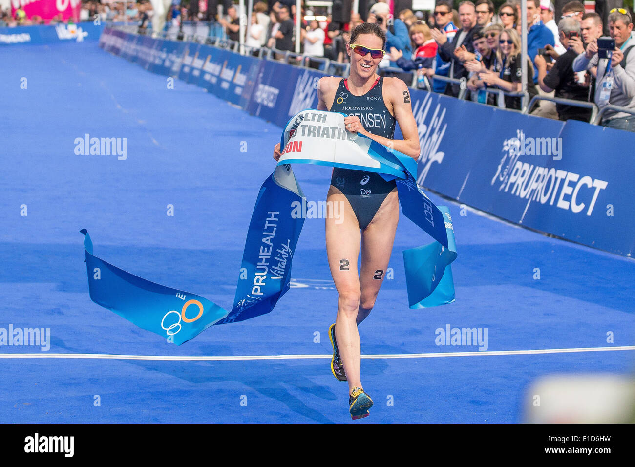 Gwen jorgensen running in triathlon hi-res stock photography and images ...