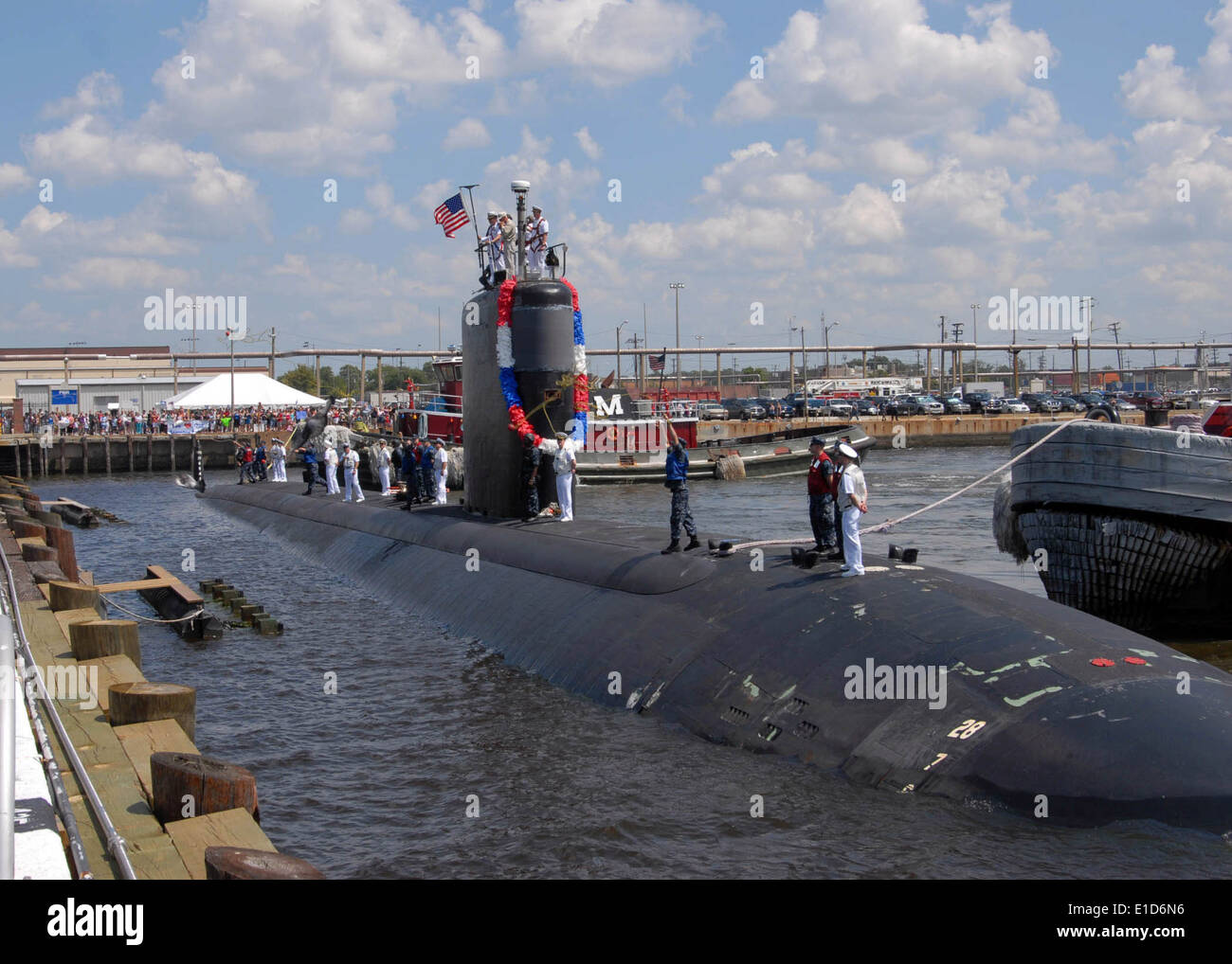 The Los Angeles-class attack submarine USS Scranton (SSN 756) pulls ...