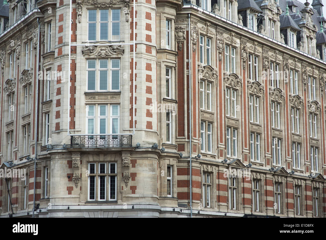 Lille building hi-res stock photography and images - Alamy