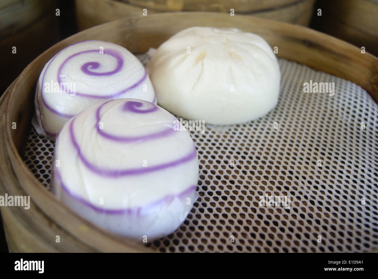 Chinese stuffed bun hi-res stock photography and images - Alamy