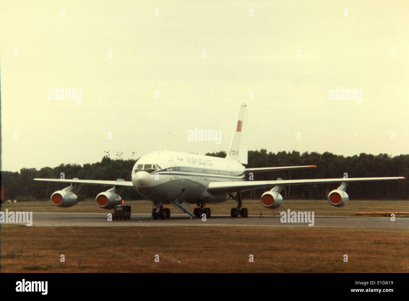 Ilyushin il 86 aircraft hi-res stock photography and images - Alamy